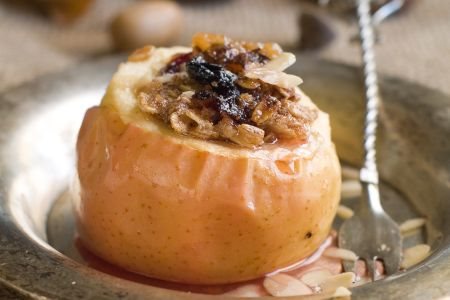 pecene-jabuke-punjene-orasima-i-suvim-vocem | Yumama