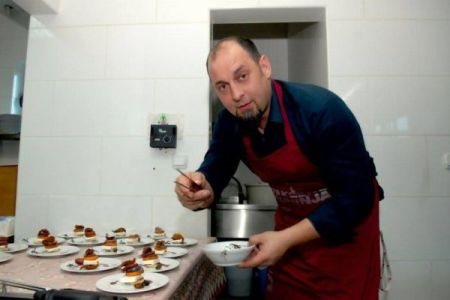 paklenom-kuvaru-sasi-miticu-oduzeli-decu | Yumama