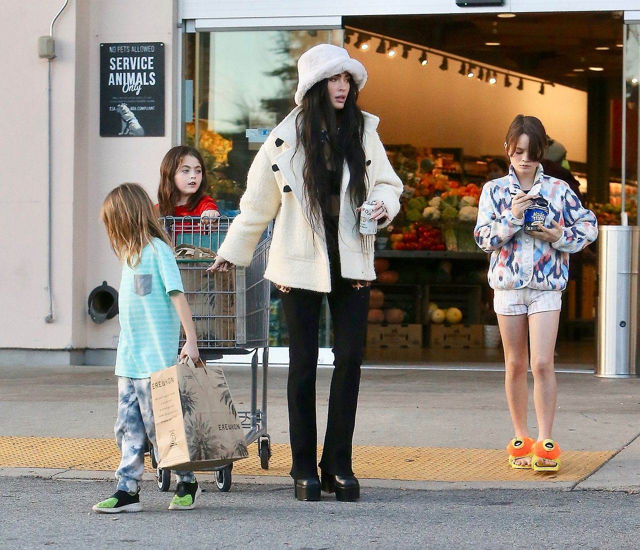 Deca Megan Foks | Yumama