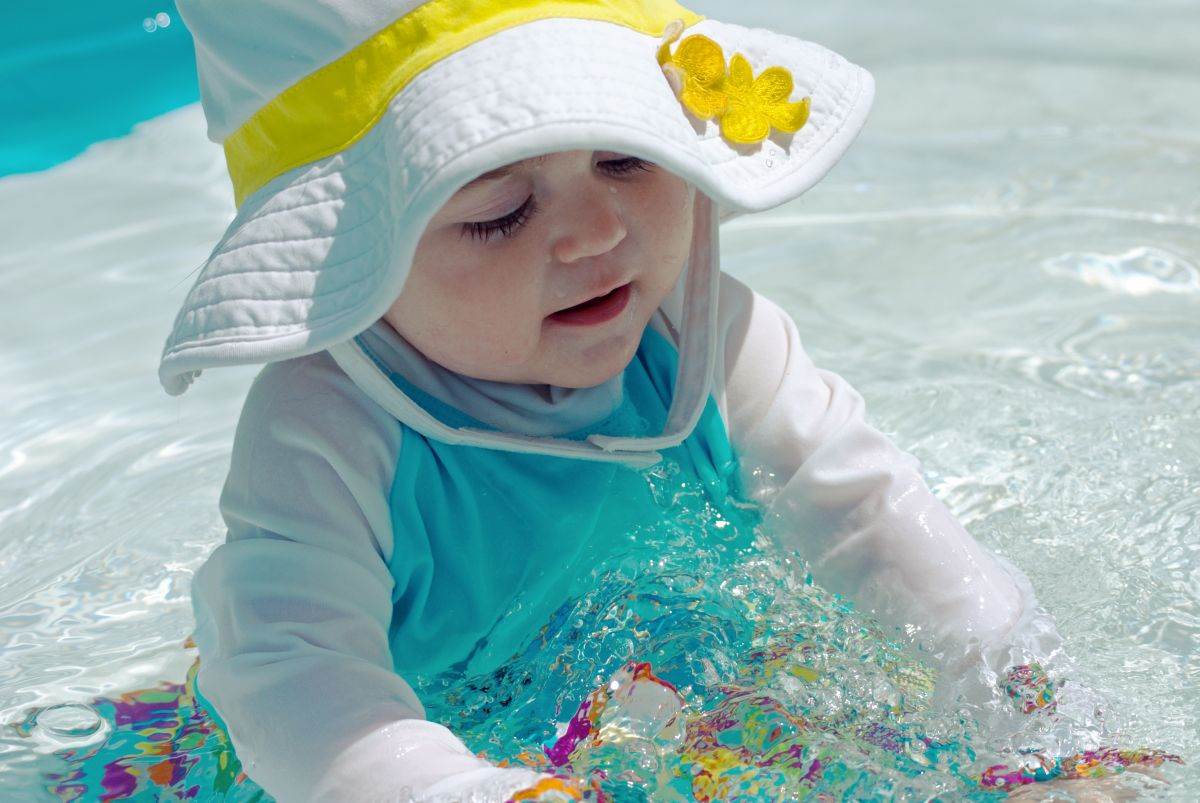 Mama nije htela da obuče bebi bikini koji je porodica poklonila detetu ...