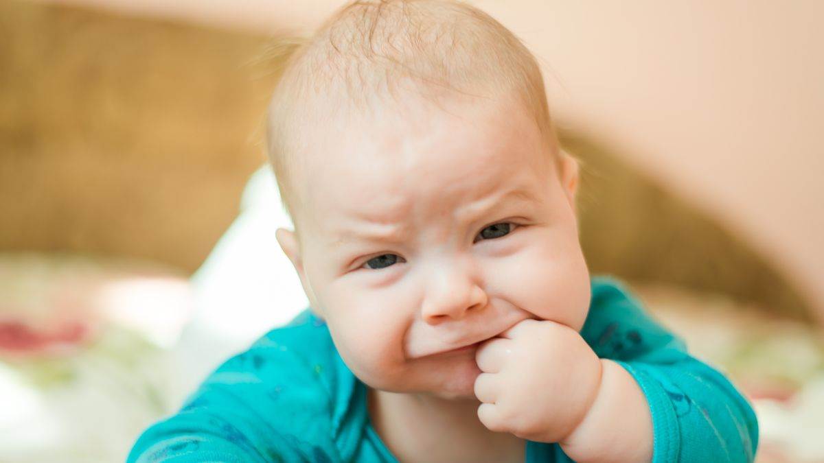 koji su zubići najbolniji kad izbijaju bebi | Yumama