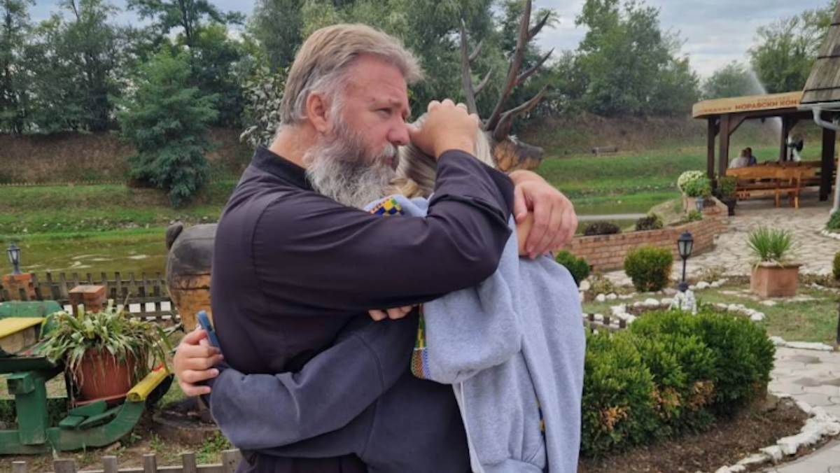 Otac Predrag Popović ispratio ćerku na fakultet | Yumama