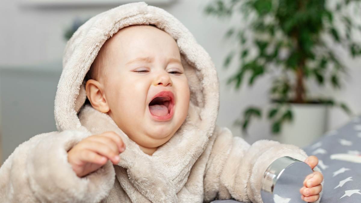 Kako izgleda i zašto se javlja zacenjivanje kod beba | Yumama