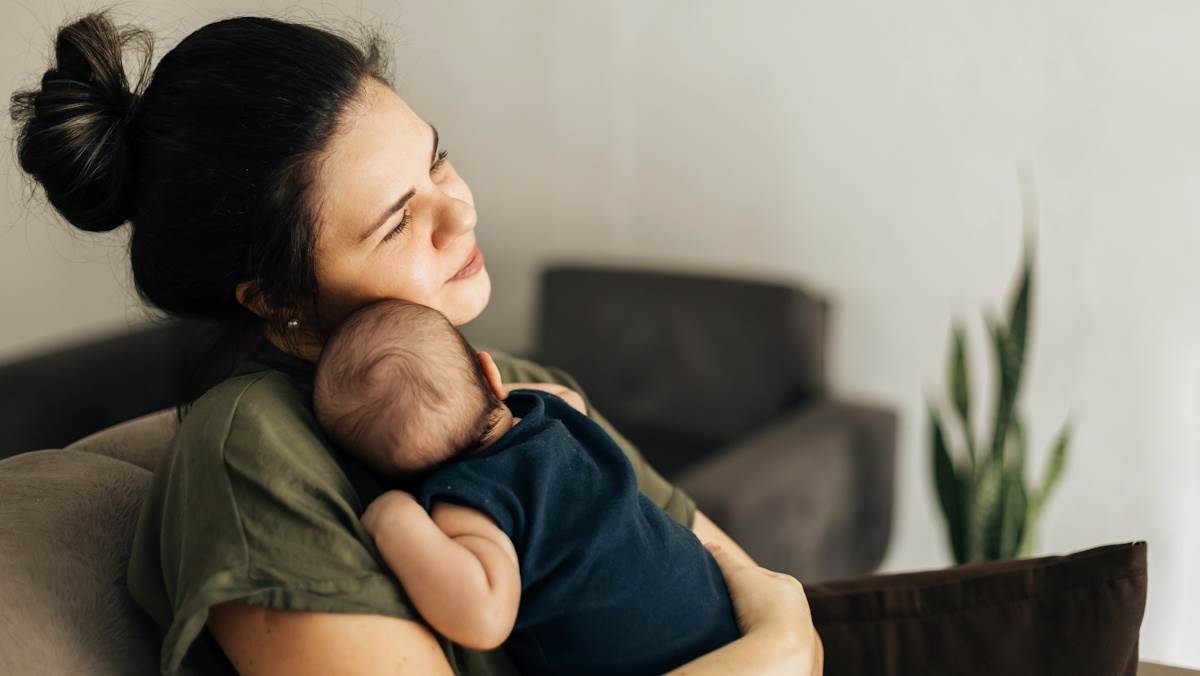 Pravila koja treba poštovati kad se ide u posetu mami i bebi | Yumama
